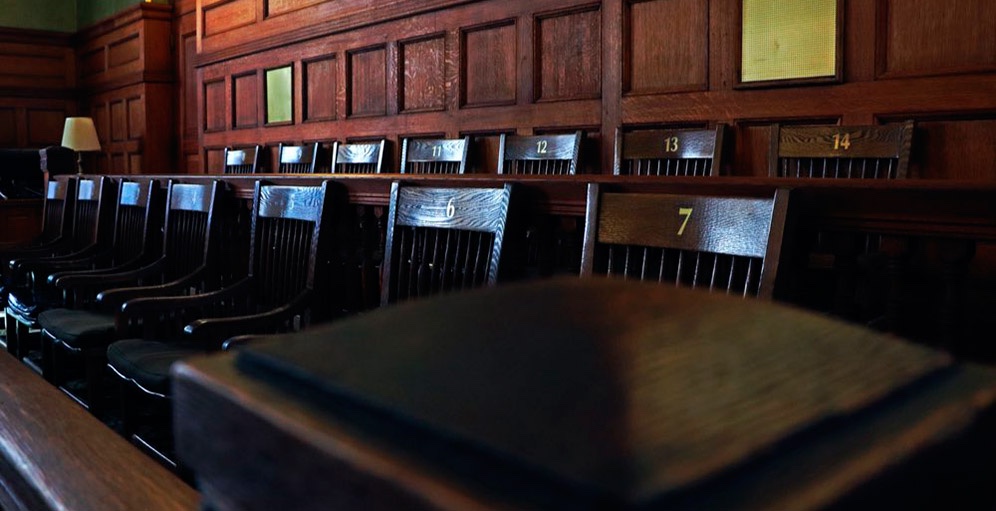 Miembros del jurado reciben $50 diarios y su guía son las evidencias ...